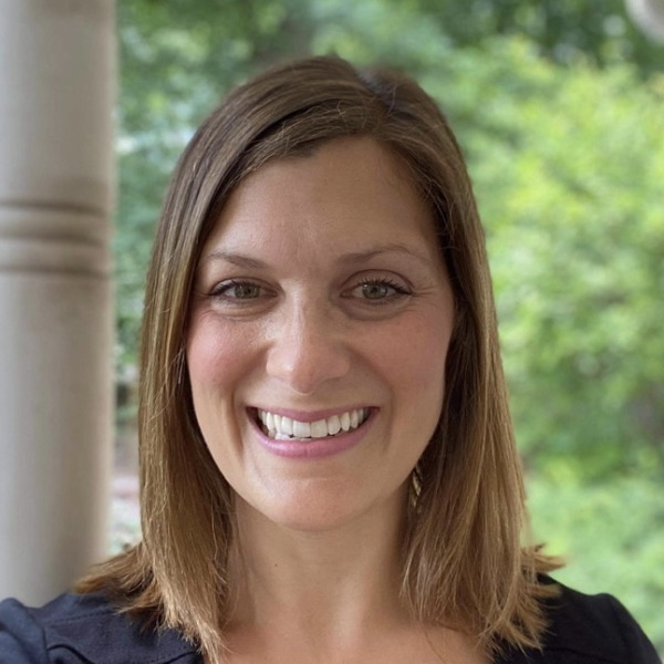 Julie Ricciardi - Realtor - SimpliHOM