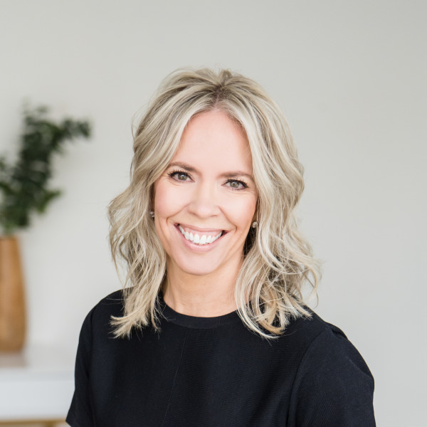 Angela Hacker - Broker Associate - LIV Sotheby's International Realty