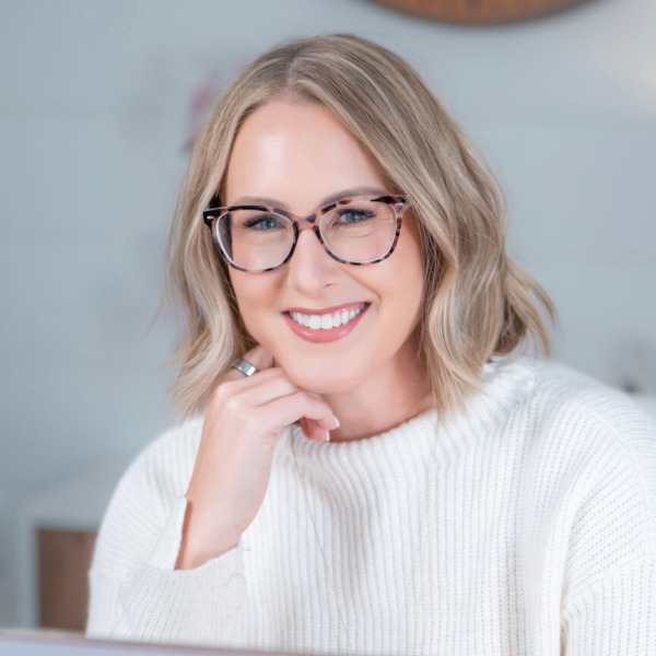 Lindsay Hart - BROKER, RSPS, SRS, CBR, CIPS - RE/MAX IN MOTION